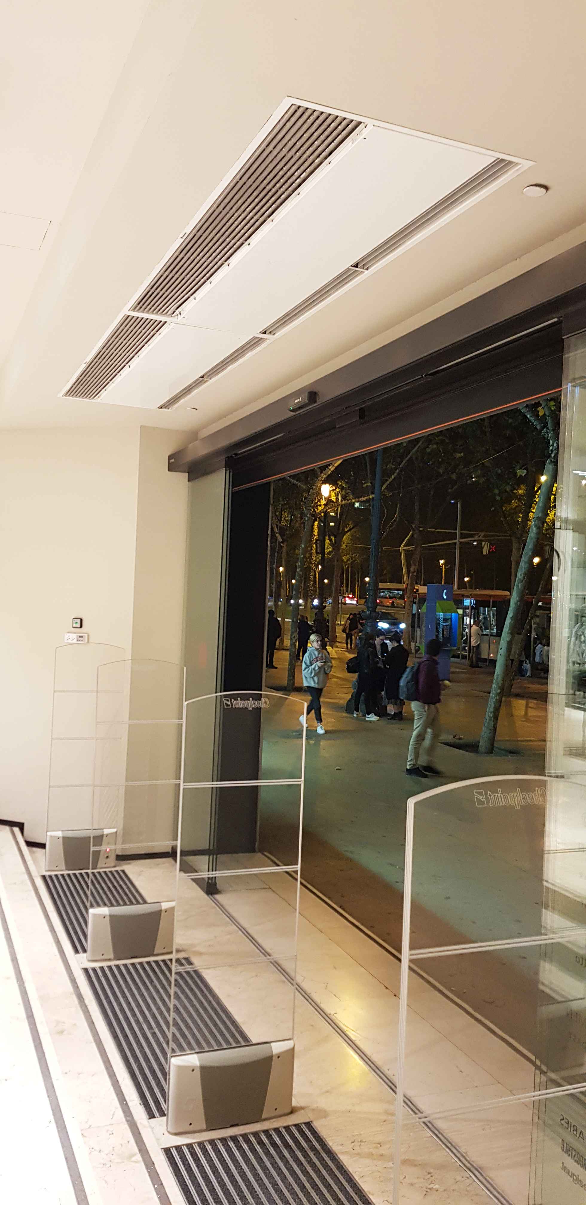 Kurtyna powietrzna do zabudowy Windbox | Dla drzwi obiektów handlowych